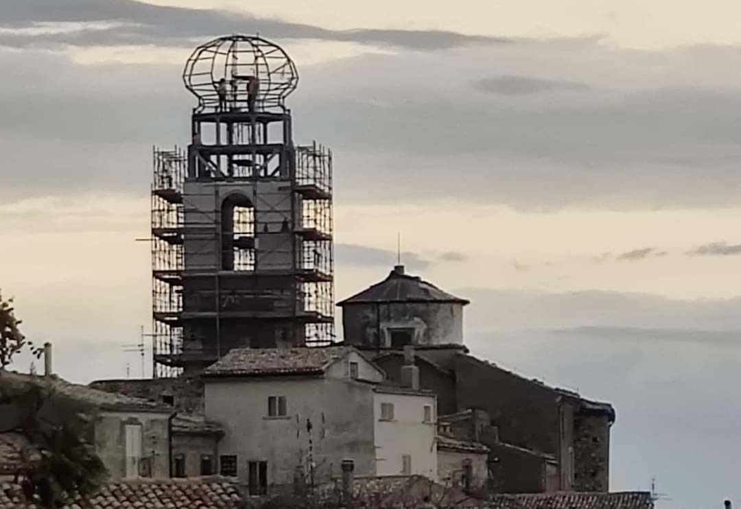 Il campanile della chiesa di San Sabino Vescovo di Furci inizia a ...