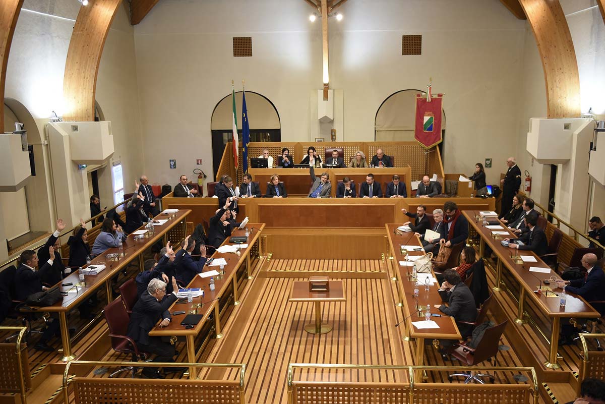 Elezioni regionali, la data probabile è il 17 marzo. Candidature, primi ...