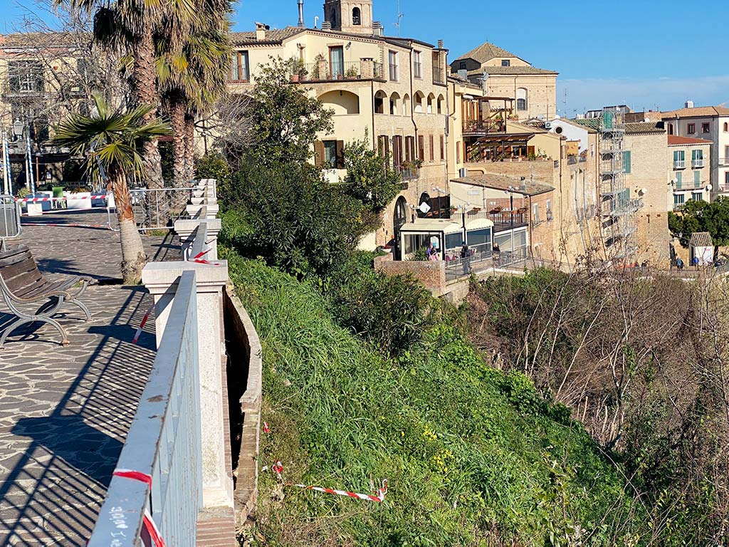 Vasto, torna a preoccupare il dissesto: si stacca parte del ...