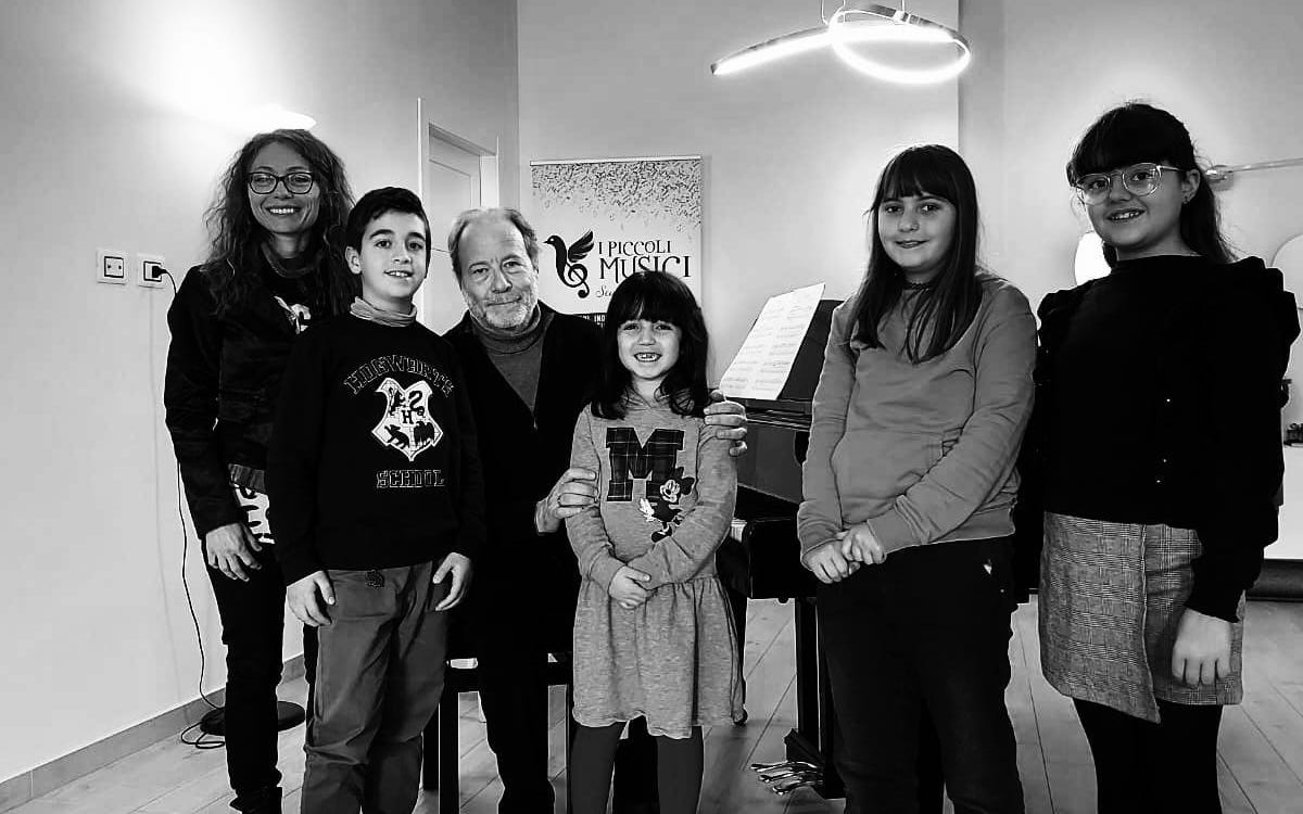 Gianni Maria Ferrini per la masterclass dei Piccoli Musici | Chiaro ...